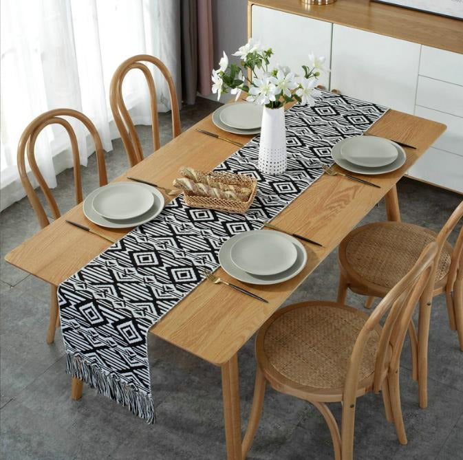 Morrocan table runner – iDecorator